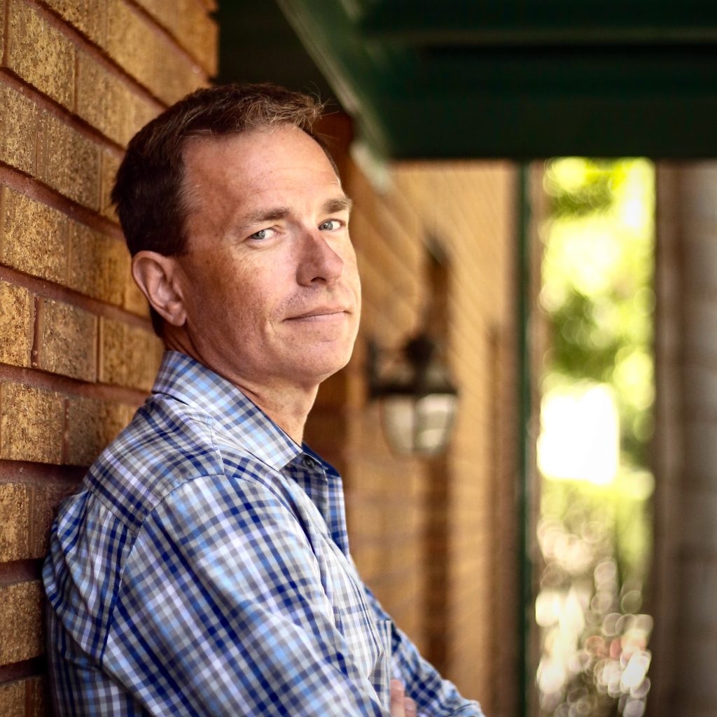 #31 The Art of Listening with Coach & Therapist Steve McCready - UpStartist